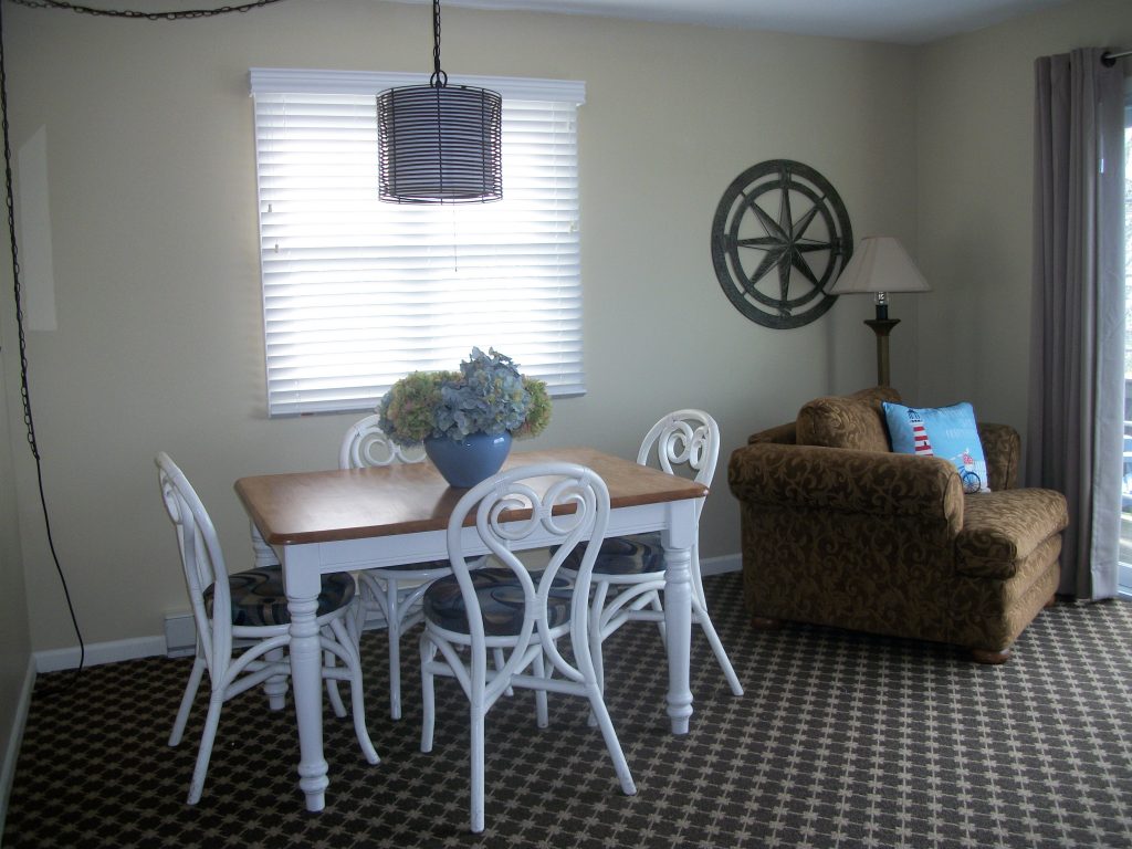 Guest House - Michillinda Lodge - On the Lake Michigan Shoreline